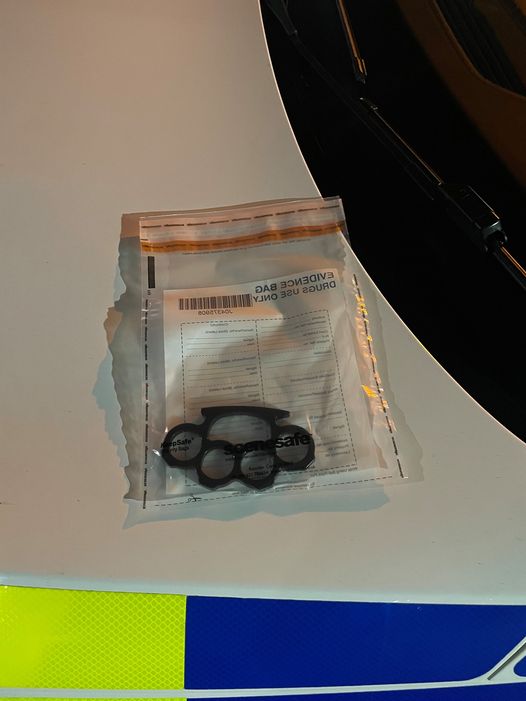 Knuckle duster discovered after police called to town centre - Gi Media