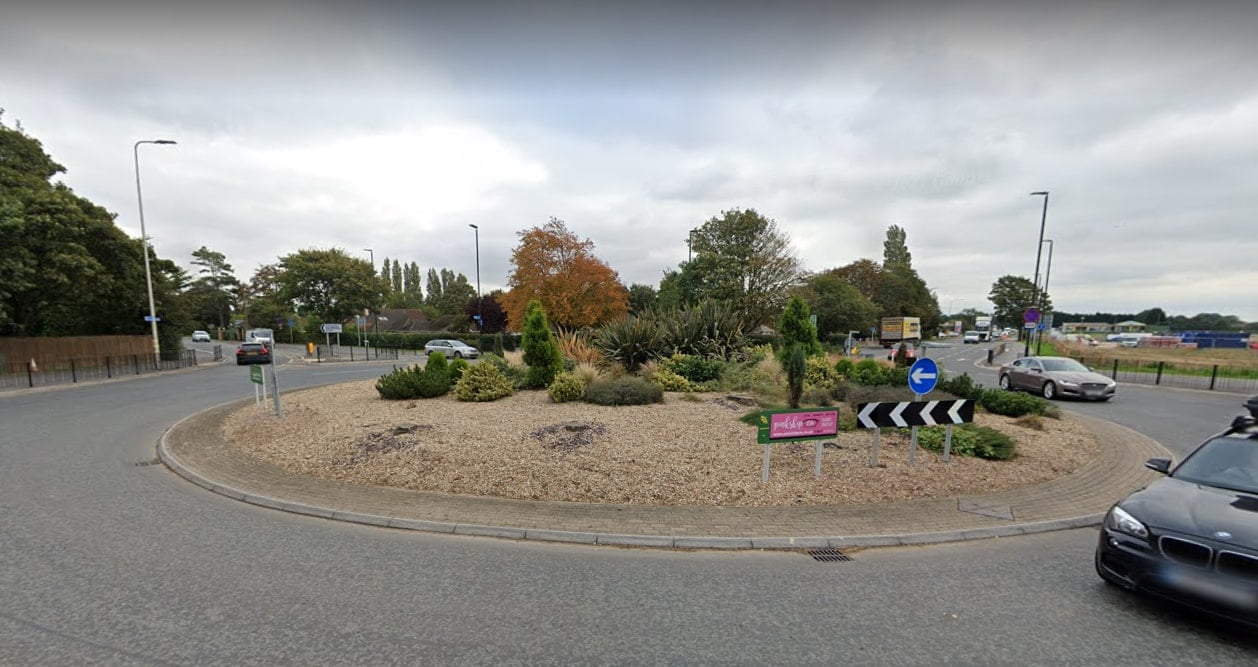 Traffic chaos at Tollbar roundabout - Gi Media