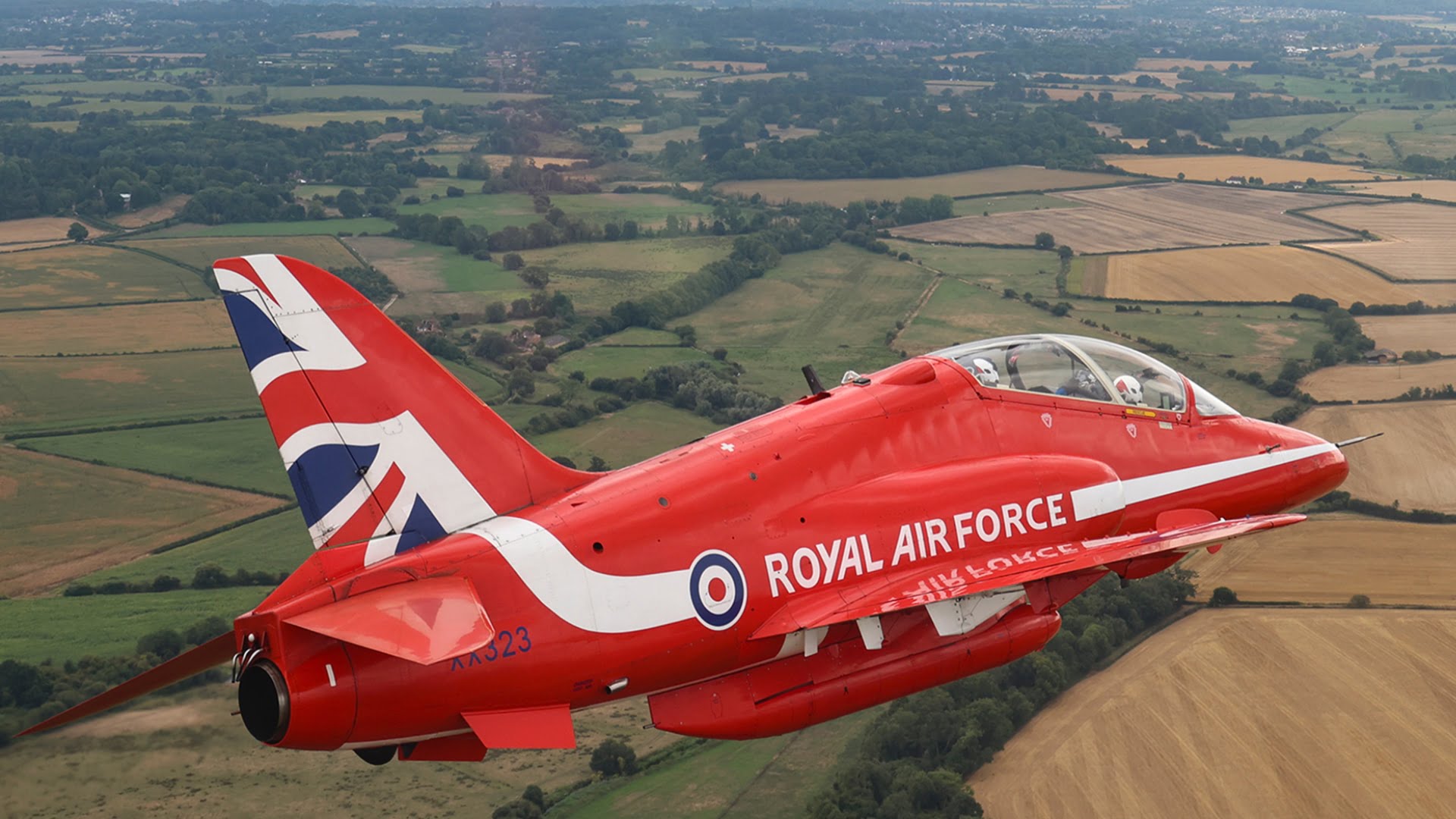 Final Red Arrows jet leaves RAF Scampton - Gi Media